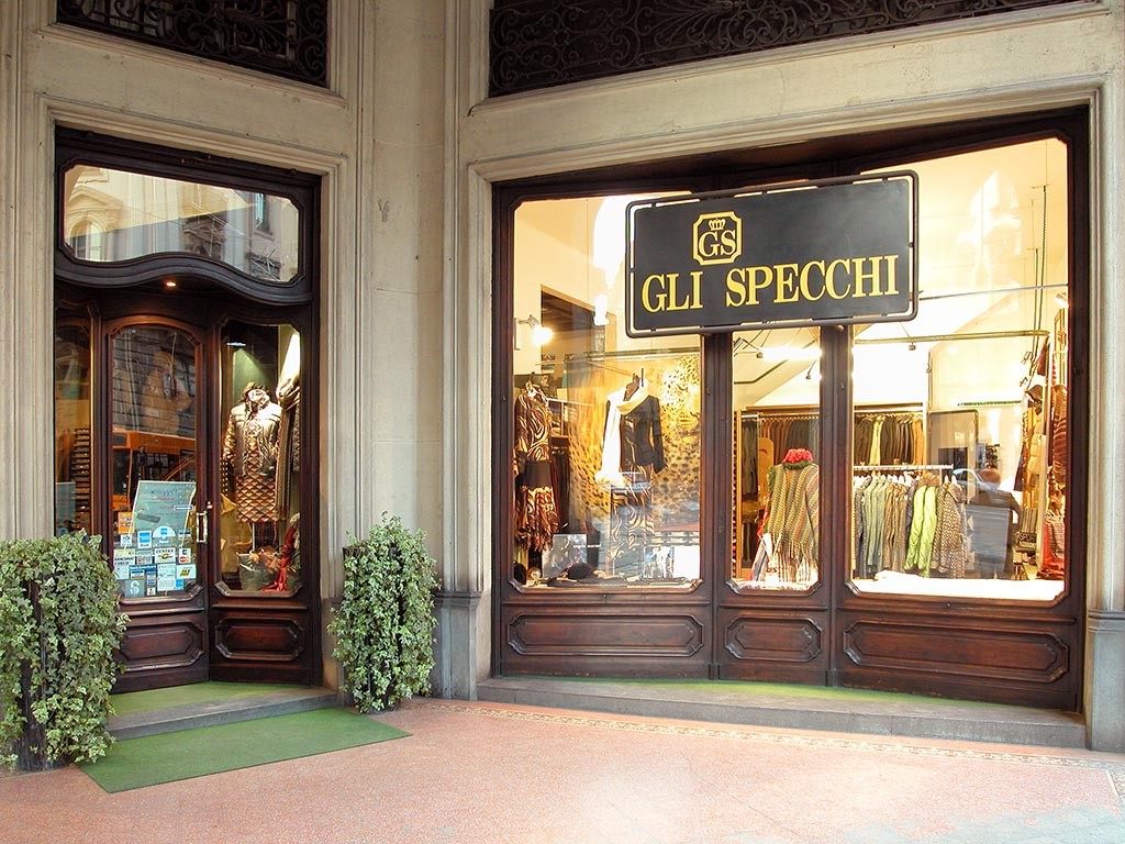 Ex negozio Gli Specchi, caffè ristorante, poi abbigliamento - MuseoTorino